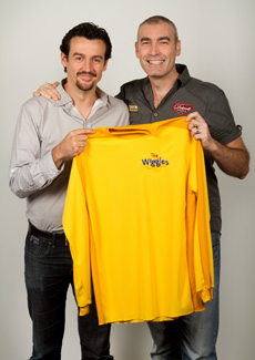 Former Wiggle Sam hands back his Yellow Skivvy to Greg - Noise11.com