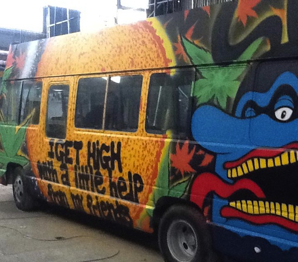 Will And The People To Travel Australia In A Yellow Submarine Bus ...