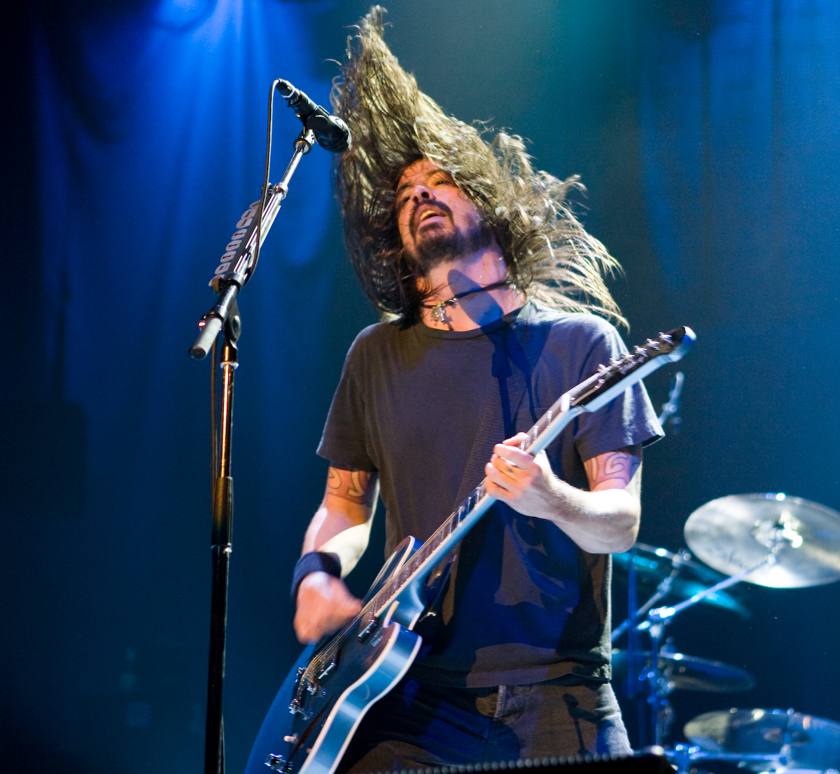 Dave Grohl Digs Gangnam Style - Noise11.com