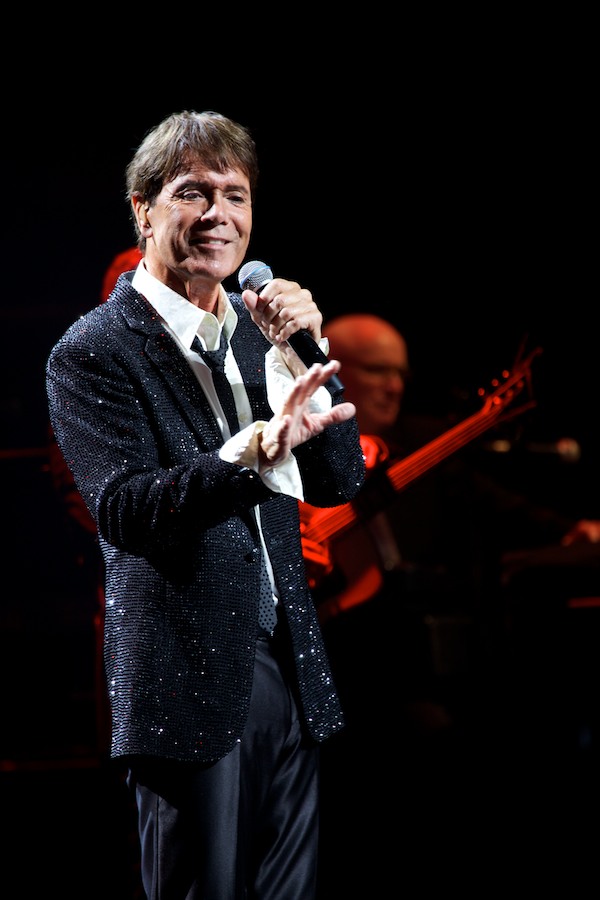 Sir Cliff Richard Receives Lifetime Achievement Award - Noise11.com