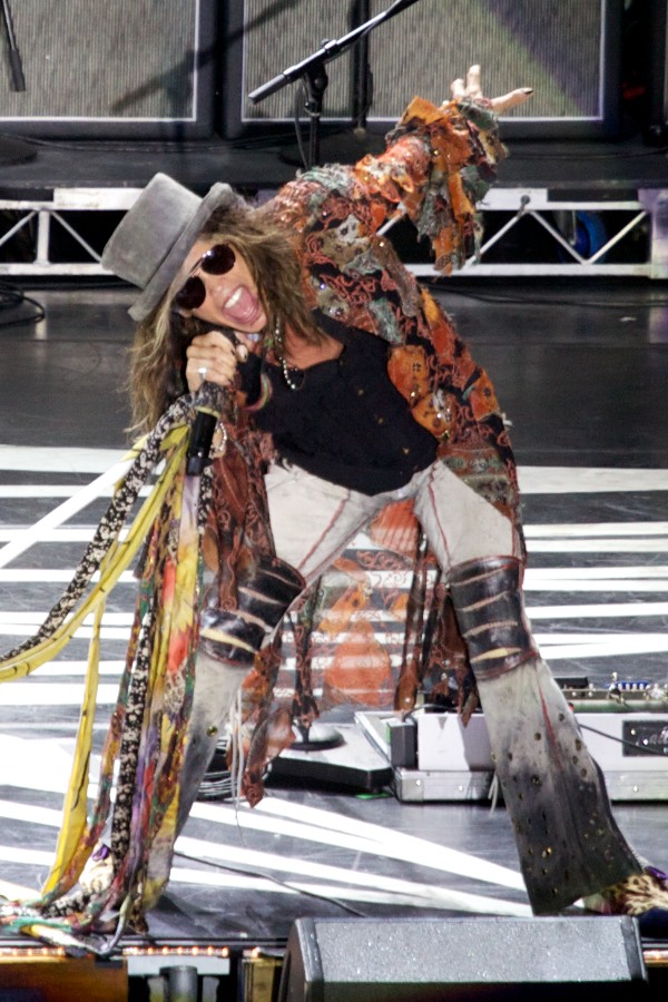 Steven Tyler Joins Eminem At Rock And Roll Hall Of Fame