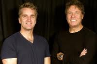 Chicago Covers Spiral Starecase With Les Deux Love Orchestra - Noise11.com