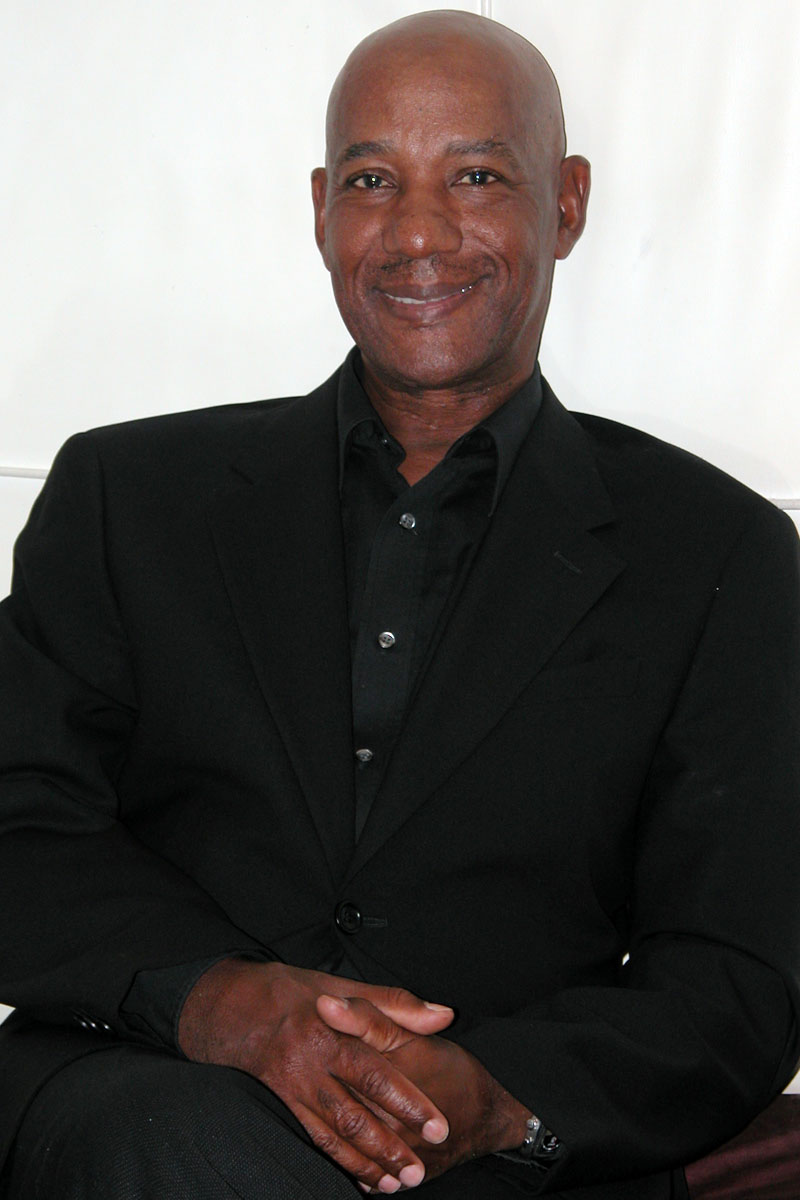 R.I.P. Errol Brown of Hot Chocolate 1943-2015 - Noise11.com