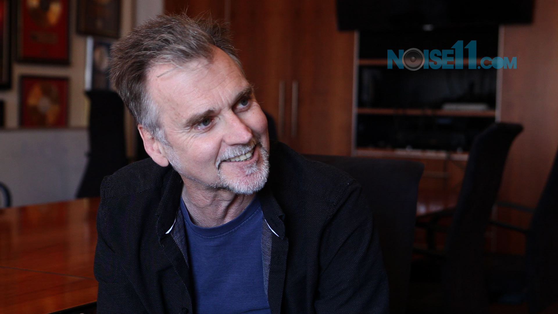 Alex Smith debuts his debut song ‘Slow Train’ - Noise11.com