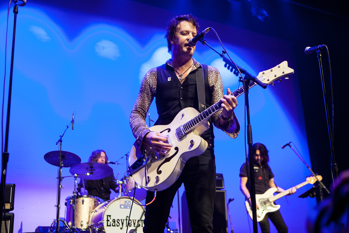 Chris Cheney is Singing Cliff Richard’s Wired For Sound And Its Pretty ...