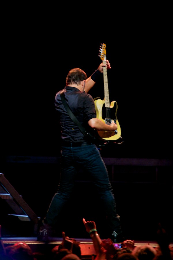 Bruce Springsteen’s Incredible Story About Eggs With A Fan In St Louis ...