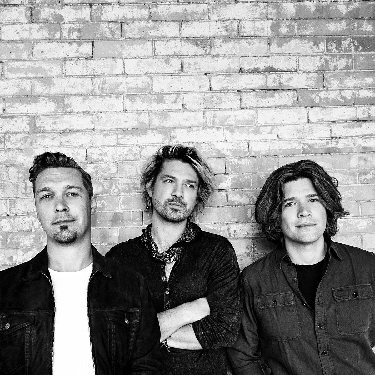 Hanson Debut New Song ‘Against The World’ - Noise11.com