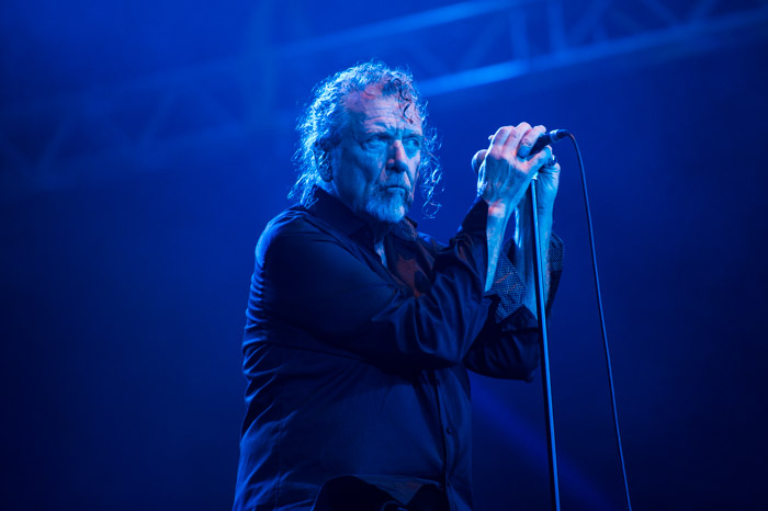 Robert Plant Performs Led Zeppelin Classic Ramble On With Saving Grace ...