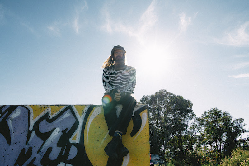 Dave Mudie Premieres New Song ‘Floaty’ Featuring His Father Don Mudie ...