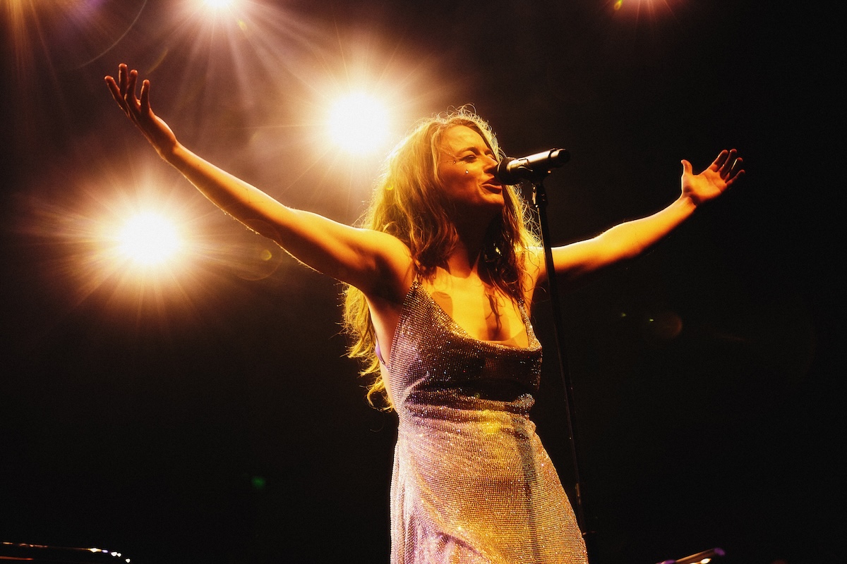 Meg Washington Performs Stunning Show With Melbourne Symphony Orchestra ...