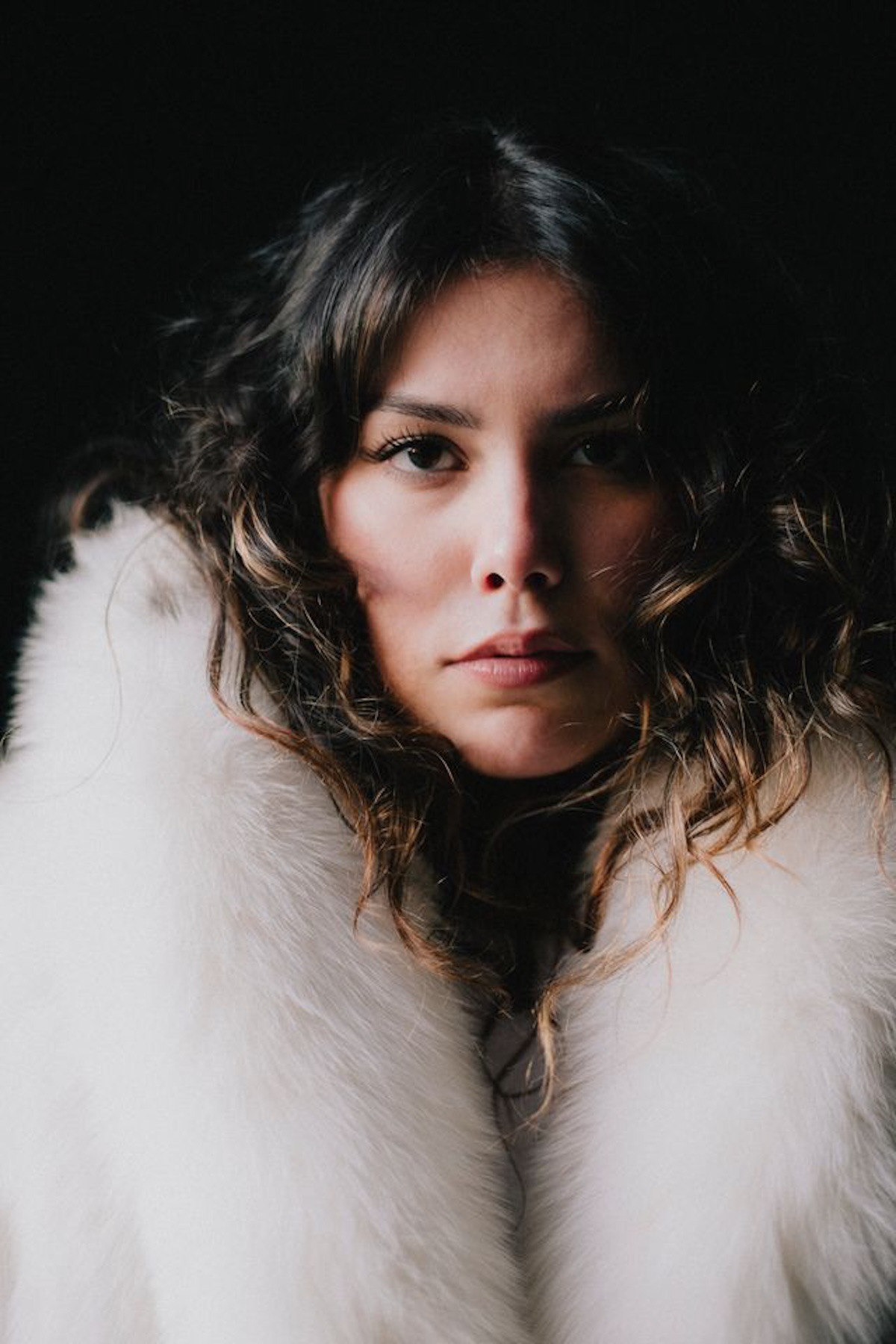 Gypsy Lee Releases Her Debut EP ‘Pretty In The Dark’ - Noise11.com