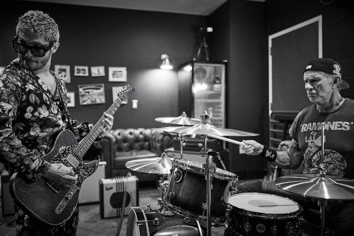 Andrew Watt and Chad Smith Prepare For A Second ‘Smith & Watt Steakhouse’ - Noise11.com