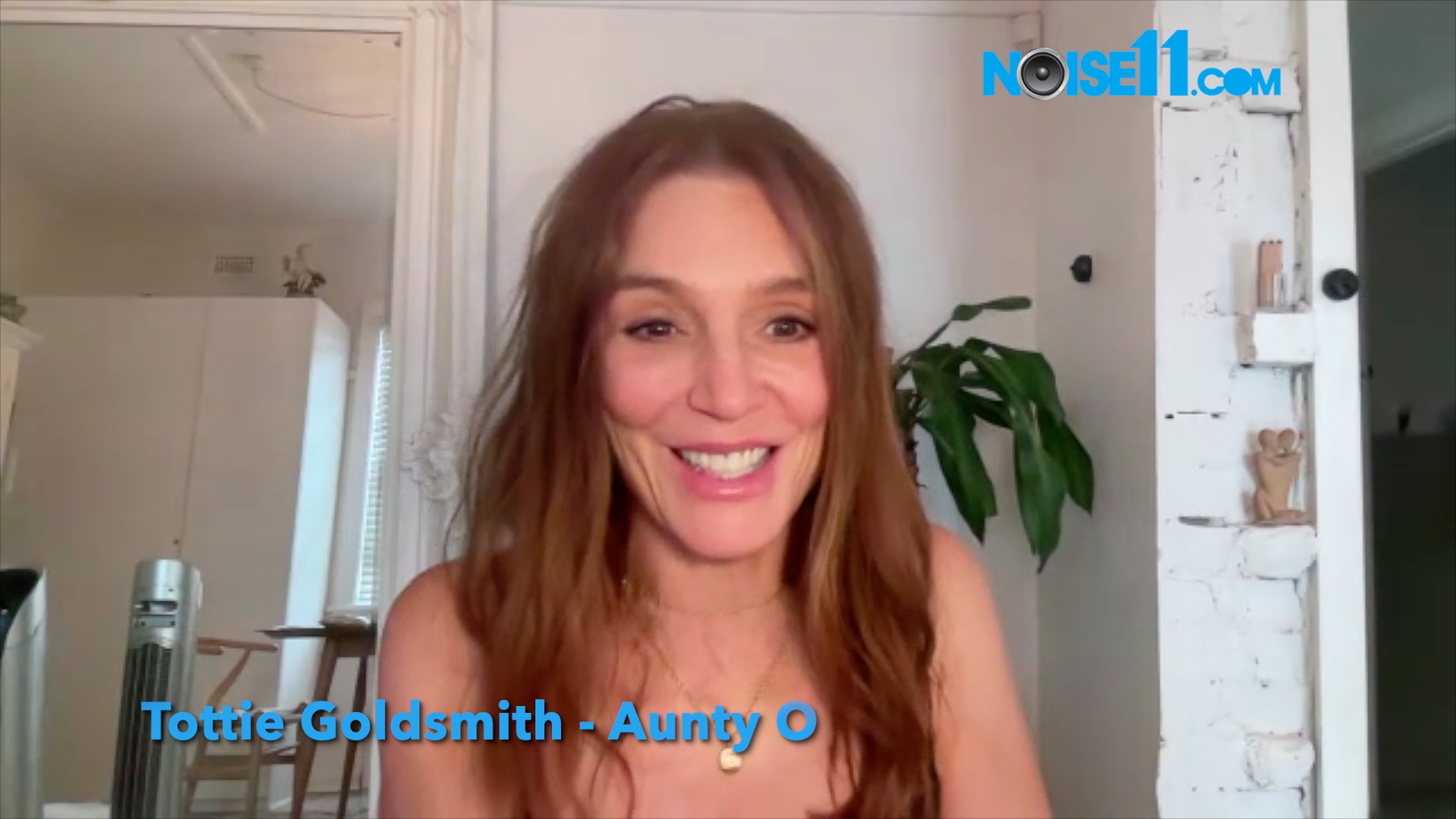 Tottie Goldsmith 'Aunty O' - Noise11.com