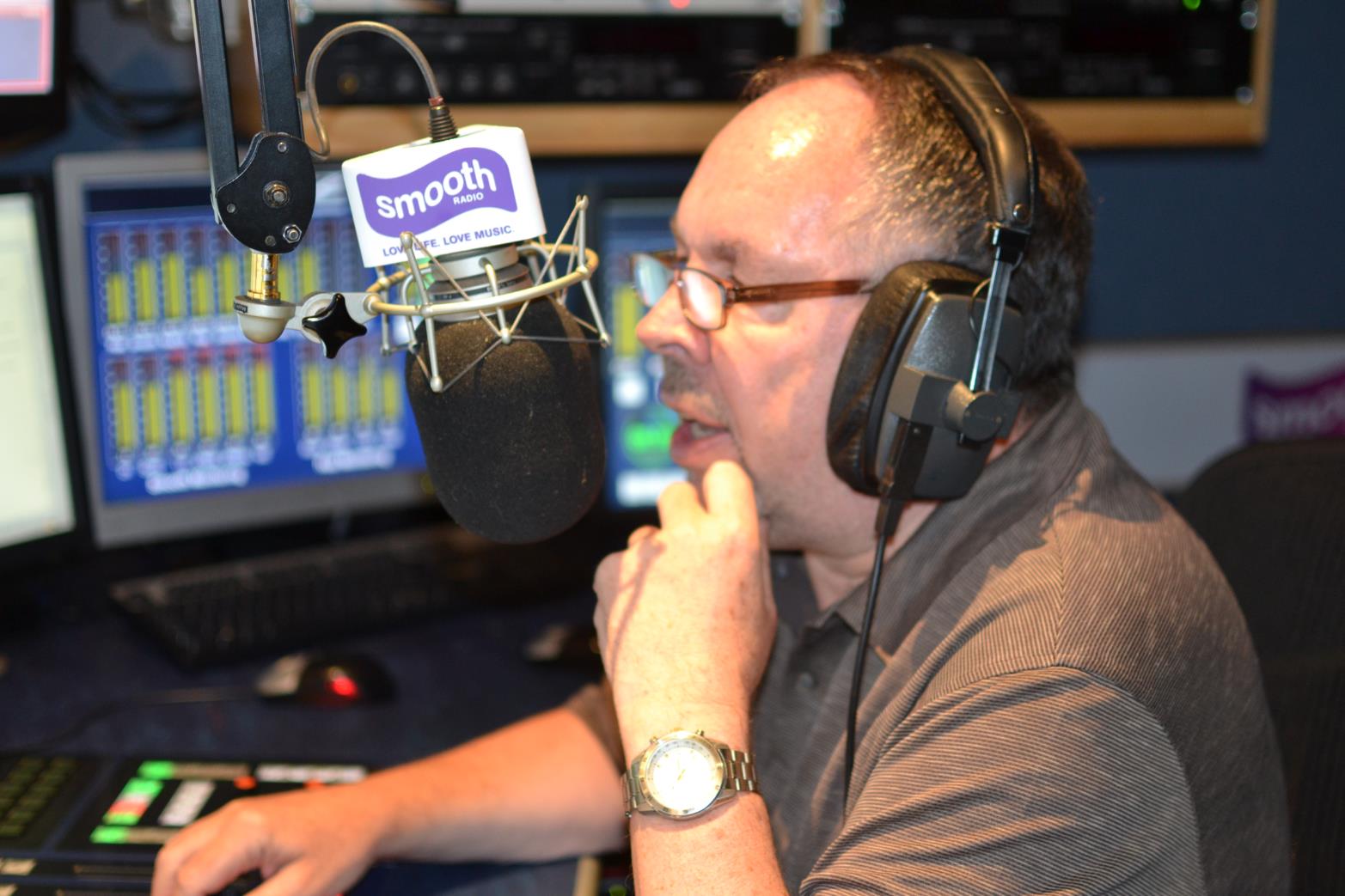 UK Radio Legend Andy Peebles Dies Aged 76 - Noise11.com